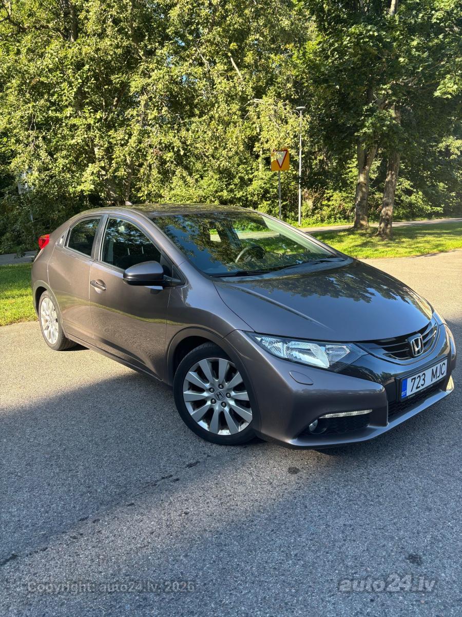 Beige Honda Civic 2013 in Tallinn, with an engine capacity of 1.80 L and mileage of 133 thousand km for 8800 €, photo 13 on AUTOMOTO.COM.LV