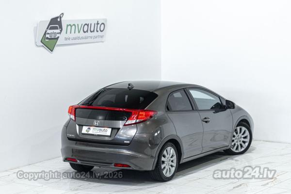 Beige Honda Civic 2013 in Tallinn, with an engine capacity of 1.80 L and mileage of 92 thousand km for 8500 €, photo 3 on AUTOMOTO.COM.LV
