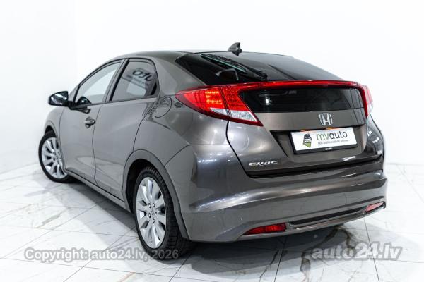 Beige Honda Civic 2013 in Tallinn, with an engine capacity of 1.80 L and mileage of 92 thousand km for 8500 €, photo 7 on AUTOMOTO.COM.LV
