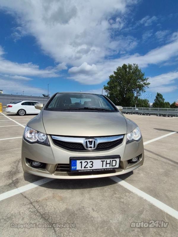 Smilšu krāsa Honda Civic 2008 Tallina, ar dzinēja tilpumu 1.80 L un nobraukumu 0 tūkst. km par 3500 €, foto 6 vietnē AUTOMOTO.COM.LV