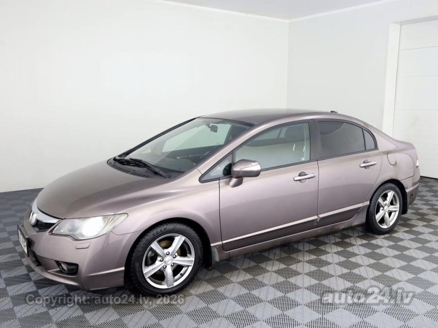 Smilšu krāsa Honda Civic 2011 Tallina, ar dzinēja tilpumu 1.80 L un nobraukumu 226 tūkst. km par 1199 €, foto 2 vietnē AUTOMOTO.COM.LV