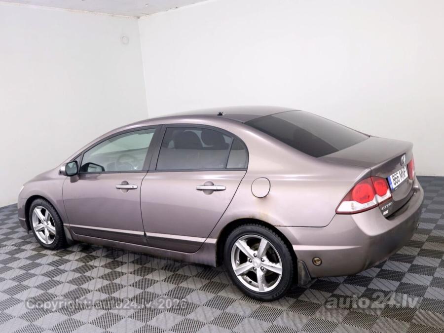 Smilšu krāsa Honda Civic 2011 Tallina, ar dzinēja tilpumu 1.80 L un nobraukumu 226 tūkst. km par 1199 €, foto 4 vietnē AUTOMOTO.COM.LV