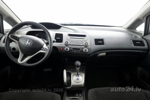 Smilšu krāsa Honda Civic 2011 Tallina, ar dzinēja tilpumu 1.80 L un nobraukumu 226 tūkst. km par 1199 €, foto 5 vietnē AUTOMOTO.COM.LV