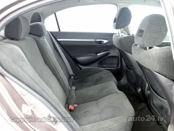 Smilšu krāsa Honda Civic 2011 Tallina, ar dzinēja tilpumu 1.80 L un nobraukumu 226 tūkst. km par 1199 €, foto 7 vietnē AUTOMOTO.COM.LV