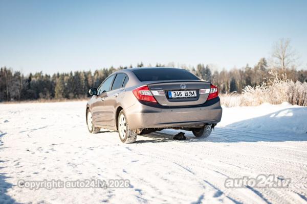 Бежевый Хонда Цивик 2013 в Таллин, объемом двигателя 1.80 л и пробегом 178 тыс. км за 7000 €, фото 6 на AUTOMOTO.COM.LV
