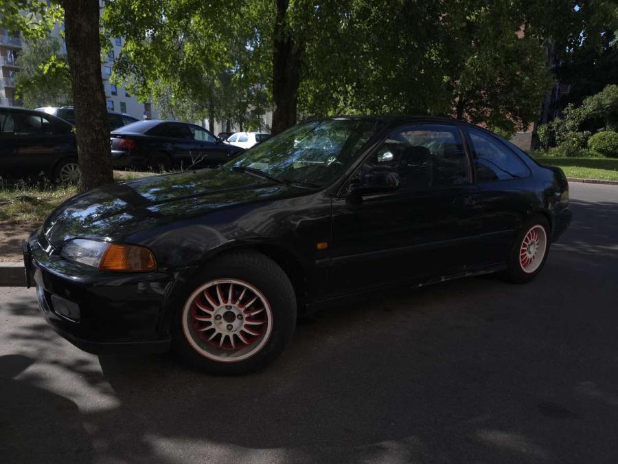 Black Honda Civic 1994 in Vilnius, with an engine capacity of 1.49 L and mileage of 277 thousand km for 3000 €, photo 10 on AUTOMOTO.COM.LV