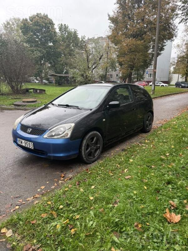 Honda Civic 2004 in Riga on AUTOMOTO.COM.LV Black Honda Civic 2004 in Riga, with an engine capacity of 1.70 L and mileage of 248 thousand km for 950 €, photo 3 on AUTOMOTO.COM.LV