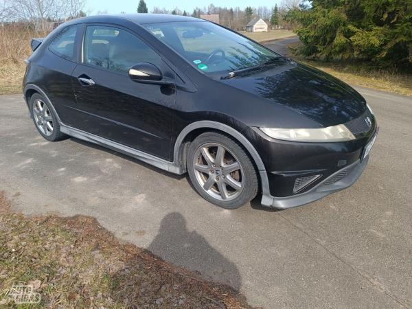 Black Honda Civic 2007 in Panevezys, with an engine capacity of 2.20 L and mileage of 385 thousand km for 1250 €, photo 4 on AUTOMOTO.COM.LV