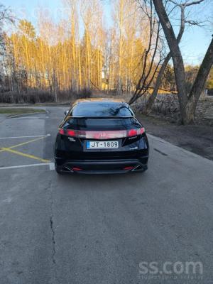 Melns Honda Civic 2008 Jūrmala, ar dzinēja tilpumu 2.20 L un nobraukumu 260 tūkst. km par 3200 €, foto 5 vietnē AUTOMOTO.COM.LV