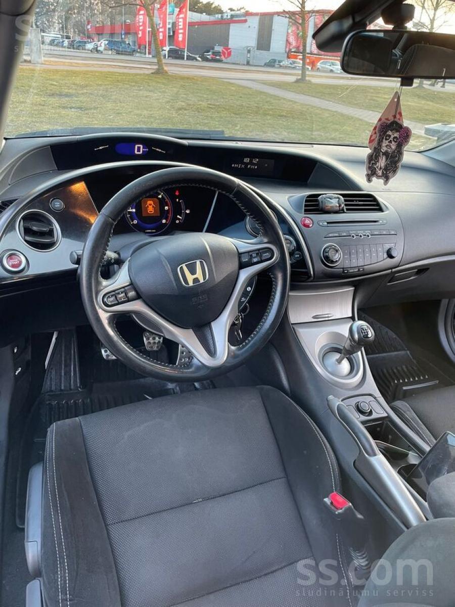 Melns Honda Civic 2008 Jūrmala, ar dzinēja tilpumu 2.20 L un nobraukumu 260 tūkst. km par 3200 €, foto 9 vietnē AUTOMOTO.COM.LV