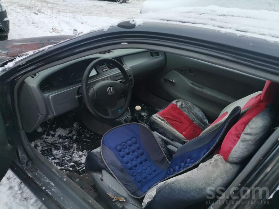 Melns Honda Civic 1993 Rīga, ar dzinēja tilpumu 1.40 L un nobraukumu 310 tūkst. km par 800 €, foto 5 vietnē AUTOMOTO.COM.LV
