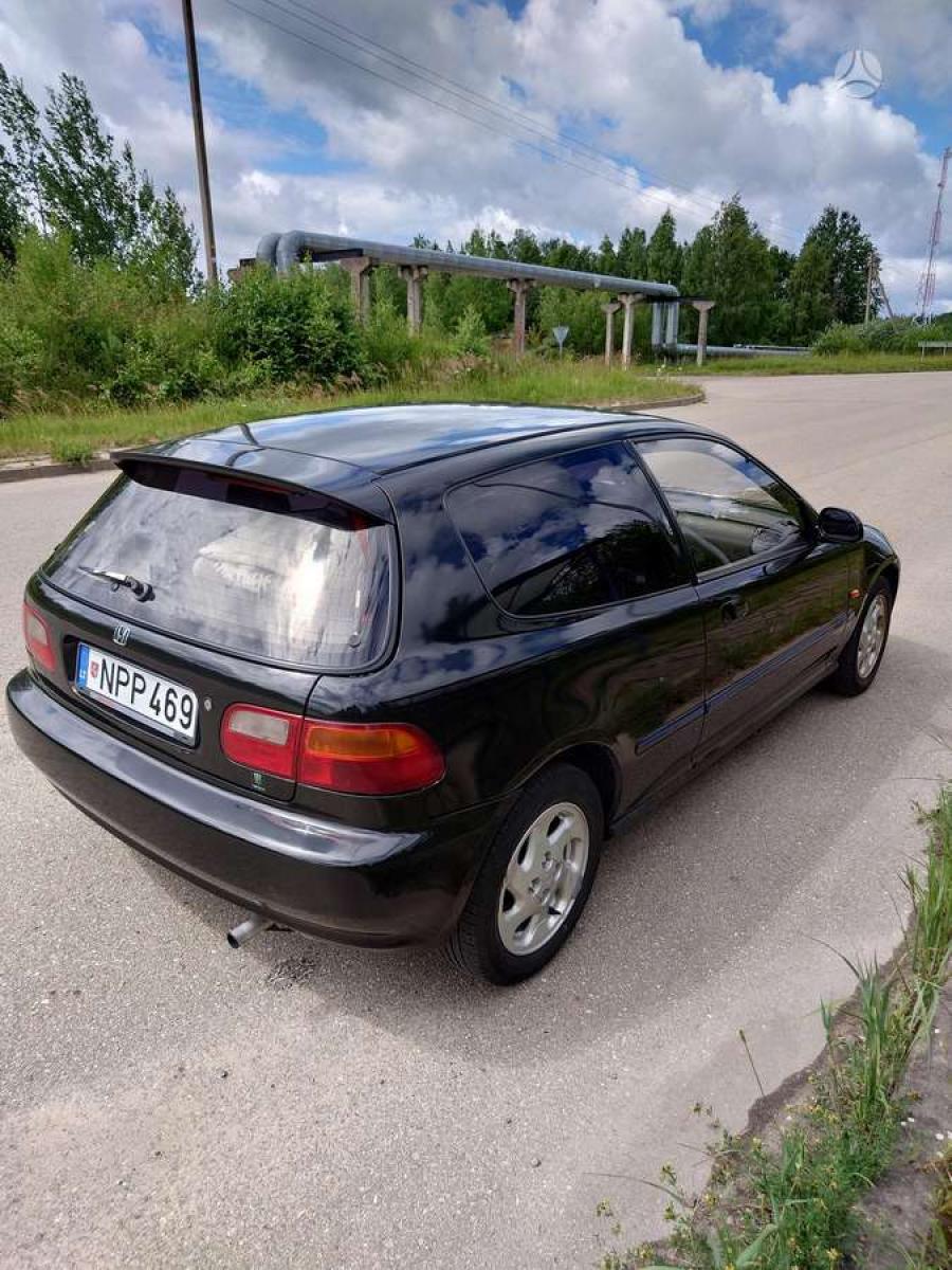 Melns Honda Civic 1995 Visaginas, ar dzinēja tilpumu 1.49 L un nobraukumu 285 tūkst. km par 1600 €, foto 8 vietnē AUTOMOTO.COM.LV