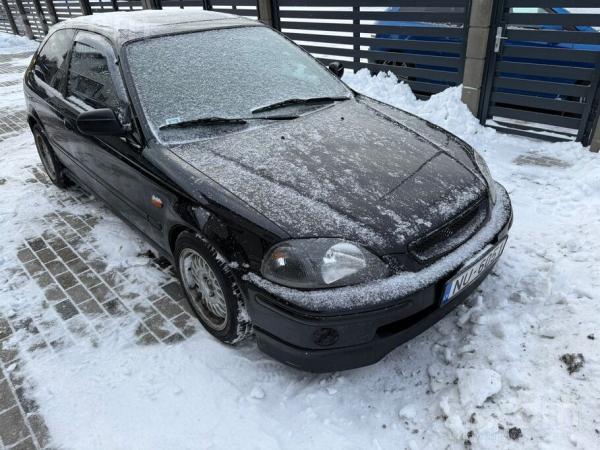 Black Honda Civic 1998 in Riga, with an engine capacity of 1.60 L and mileage of 195 thousand km for 6999 €, photo 1 on AUTOMOTO.COM.LV