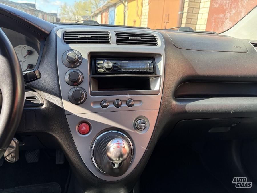 Melns Honda Civic 2002 Klaipėda, ar dzinēja tilpumu 1.60 L un nobraukumu 185 tūkst. km par 600 €, foto 11 vietnē AUTOMOTO.COM.LV