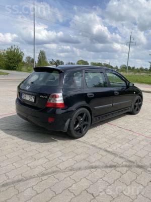 Melns Honda Civic 2004 Jelgava, ar dzinēja tilpumu 1.60 L un nobraukumu 194 tūkst. km par 1599 €, foto 3 vietnē AUTOMOTO.COM.LV