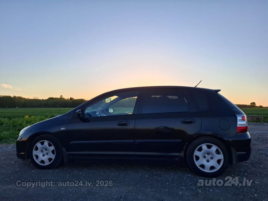 Black Honda Civic 2004 in Tallinn, with an engine capacity of 1.60 L and mileage of 184 thousand km for 500 €, photo 7 on AUTOMOTO.COM.LV