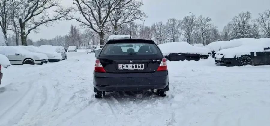 Melns Honda Civic 2004 Valmiera, ar dzinēja tilpumu 1.40 L un nobraukumu 275 tūkst. km par 1250 €, foto 5 vietnē AUTOMOTO.COM.LV