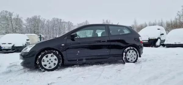 Черный Хонда Цивик 2004 в Валмиера, объемом двигателя 1.40 л и пробегом 275 тыс. км за 1250 €, фото 6 на AUTOMOTO.COM.LV