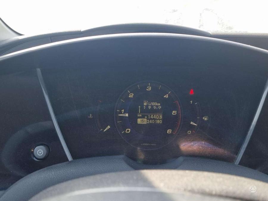 Melns Honda Civic 2005 Viļņa, ar dzinēja tilpumu 2.20 L un nobraukumu 241 tūkst. km par 1500 €, foto 4 vietnē AUTOMOTO.COM.LV