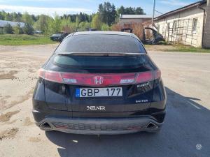 Melns Honda Civic 2005 Viļņa, ar dzinēja tilpumu 2.20 L un nobraukumu 241 tūkst. km par 1500 €, foto 6 vietnē AUTOMOTO.COM.LV
