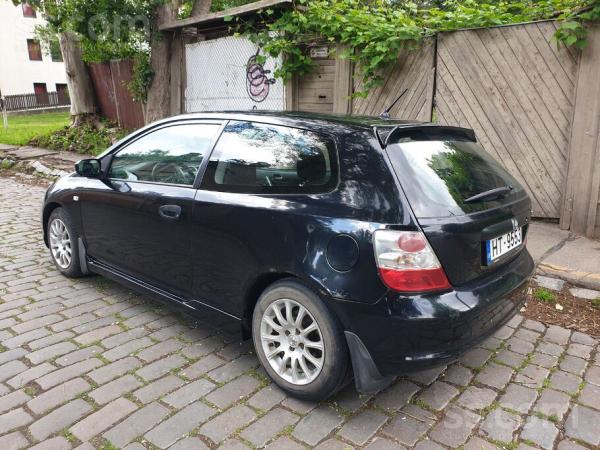 Black Honda Civic 2005 in Riga, with an engine capacity of 1.60 L and mileage of 287 thousand km for 1000 €, photo 4 on AUTOMOTO.COM.LV
