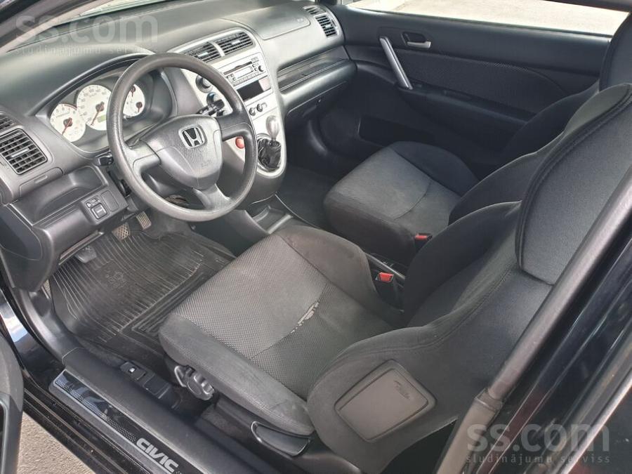 Melns Honda Civic 2005 Rīga, ar dzinēja tilpumu 1.60 L un nobraukumu 287 tūkst. km par 1000 €, foto 8 vietnē AUTOMOTO.COM.LV
