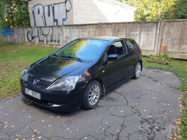 Black Honda Civic 2005 in Riga, with an engine capacity of 1.60 L and mileage of 287 thousand km for 850 €, photo 1 on AUTOMOTO.COM.LV