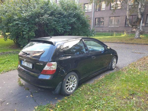 Black Honda Civic 2005 in Riga, with an engine capacity of 1.60 L and mileage of 287 thousand km for 850 €, photo 4 on AUTOMOTO.COM.LV