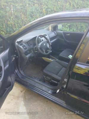 Melns Honda Civic 2005 Tallina, ar dzinēja tilpumu 1.70 L un nobraukumu 250 tūkst. km par 1000 €, foto 6 vietnē AUTOMOTO.COM.LV