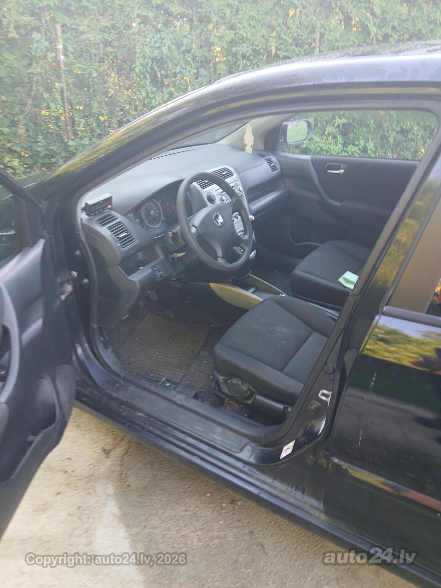 Melns Honda Civic 2005 Tallina, ar dzinēja tilpumu 1.70 L un nobraukumu 250 tūkst. km par 1000 €, foto 6 vietnē AUTOMOTO.COM.LV