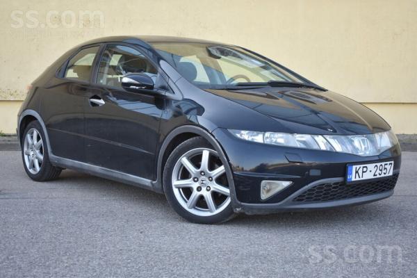 Melns Honda Civic 2005 Talsi, ar dzinēja tilpumu 2.20 L un nobraukumu 298 tūkst. km par 1500 €, foto 1 vietnē AUTOMOTO.COM.LV