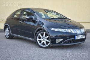Melns Honda Civic 2005 Talsi, ar dzinēja tilpumu 2.20 L un nobraukumu 298 tūkst. km par 1500 €, foto  vietnē AUTOMOTO.COM.LV