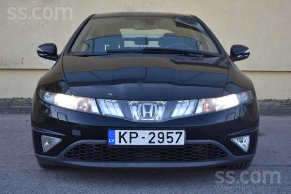 Melns Honda Civic 2005 Talsi, ar dzinēja tilpumu 2.20 L un nobraukumu 298 tūkst. km par 1500 €, foto 4 vietnē AUTOMOTO.COM.LV