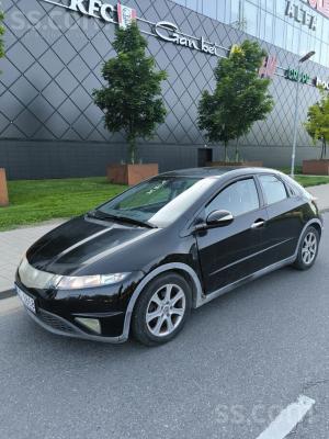 Black Honda Civic 2006 in Riga, with an engine capacity of 2.20 L and mileage of 242 thousand km for 2600 €, photo 1 on AUTOMOTO.COM.LV