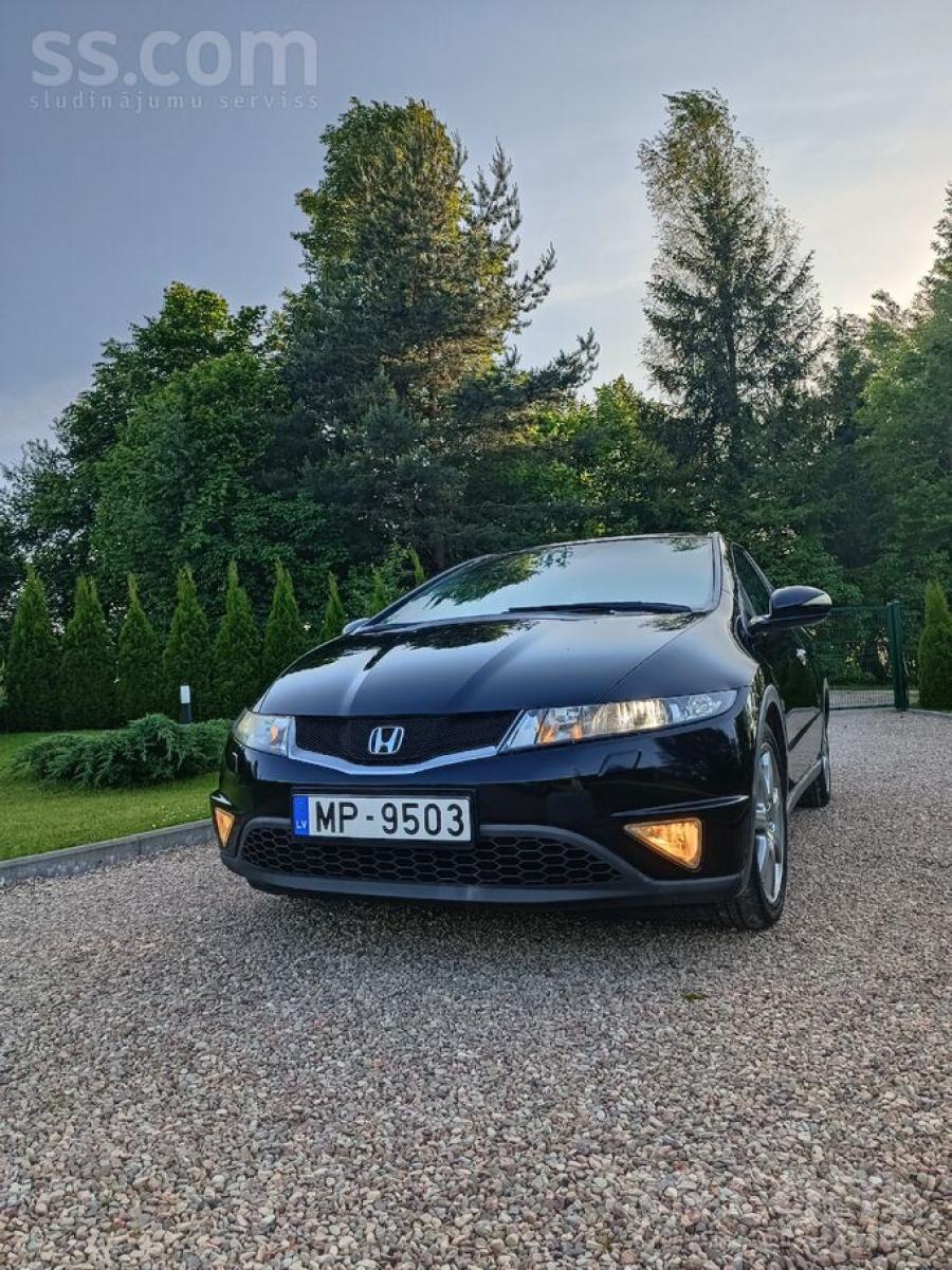 Melns Honda Civic 2006 Ogre, ar dzinēja tilpumu 2.20 L un nobraukumu 302 tūkst. km par 5200 €, foto 3 vietnē AUTOMOTO.COM.LV