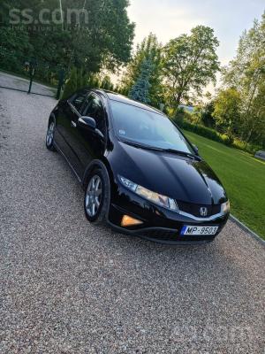 Melns Honda Civic 2006 Ogre, ar dzinēja tilpumu 2.20 L un nobraukumu 302 tūkst. km par 5200 €, foto 6 vietnē AUTOMOTO.COM.LV