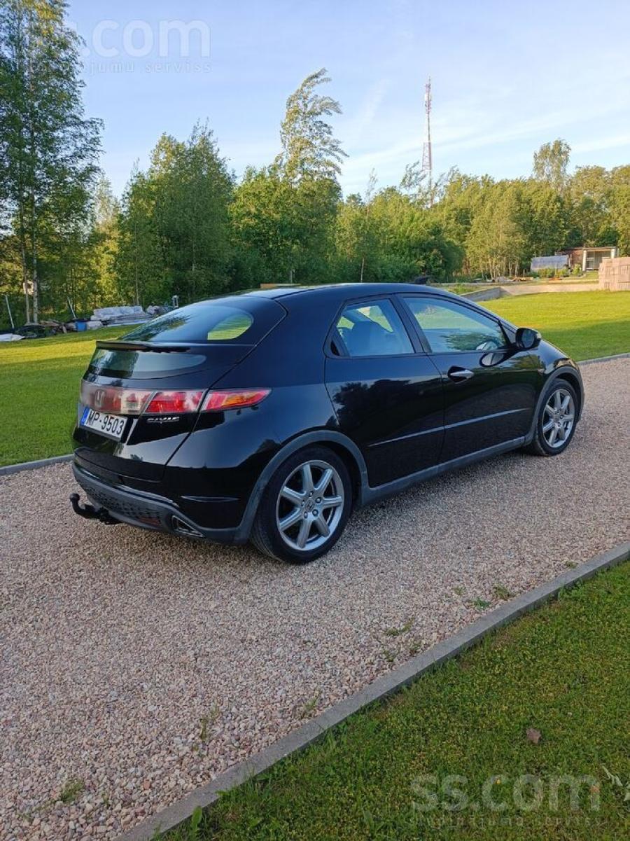 Melns Honda Civic 2006 Ogre, ar dzinēja tilpumu 2.20 L un nobraukumu 302 tūkst. km par 5200 €, foto 8 vietnē AUTOMOTO.COM.LV