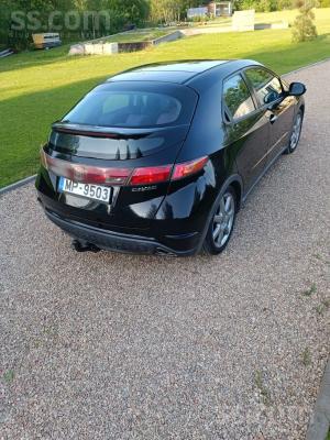 Melns Honda Civic 2006 Ogre, ar dzinēja tilpumu 2.20 L un nobraukumu 302 tūkst. km par 5200 €, foto 9 vietnē AUTOMOTO.COM.LV