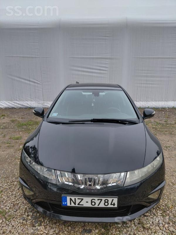 Melns Honda Civic 2006 Rīga, ar dzinēja tilpumu 2.20 L un nobraukumu 310 tūkst. km par 1800 €, foto 1 vietnē AUTOMOTO.COM.LV