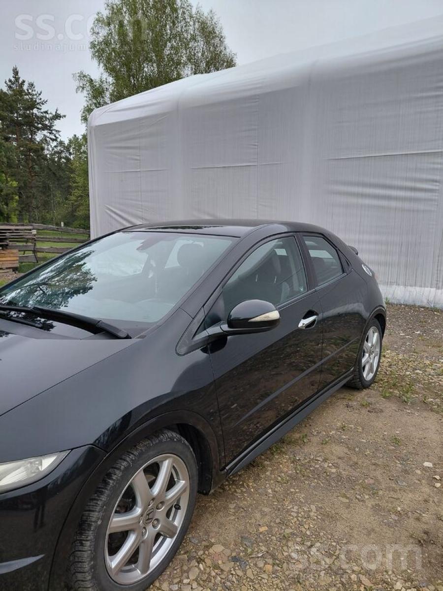 Melns Honda Civic 2006 Rīga, ar dzinēja tilpumu 2.20 L un nobraukumu 310 tūkst. km par 1800 €, foto 3 vietnē AUTOMOTO.COM.LV