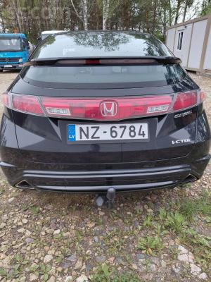 Melns Honda Civic 2006 Rīga, ar dzinēja tilpumu 2.20 L un nobraukumu 310 tūkst. km par 1800 €, foto 4 vietnē AUTOMOTO.COM.LV