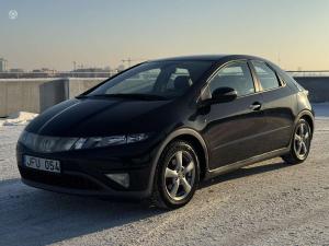 Melns Honda Civic 2006 Viļņa, ar dzinēja tilpumu 1.34 L un nobraukumu 258 tūkst. km par 1800 €, foto  vietnē AUTOMOTO.COM.LV
