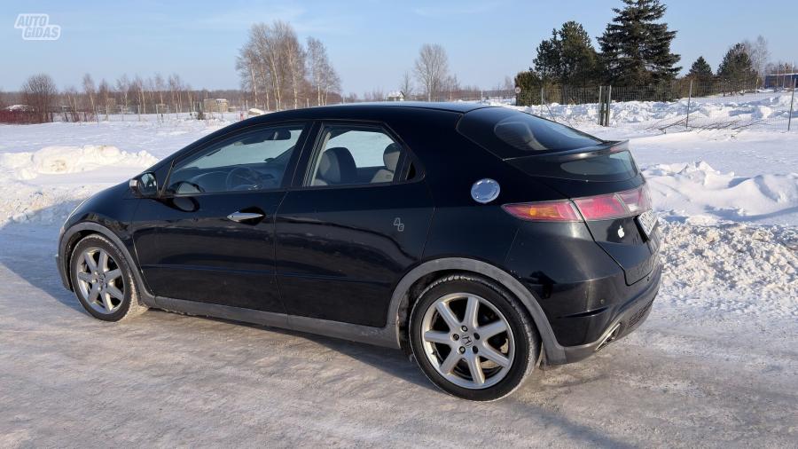 Melns Honda Civic 2006 Kretinga, ar dzinēja tilpumu 2.20 L un nobraukumu 340 tūkst. km par 2200 €, foto 3 vietnē AUTOMOTO.COM.LV