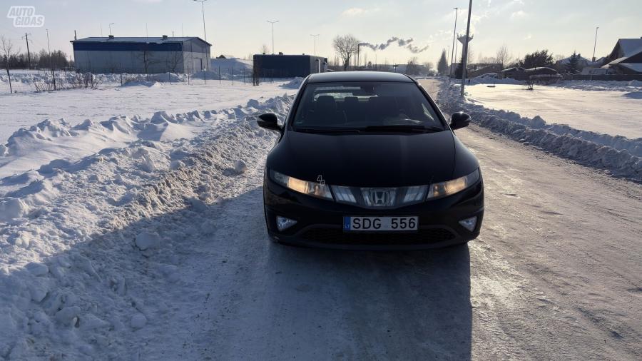 Melns Honda Civic 2006 Kretinga, ar dzinēja tilpumu 2.20 L un nobraukumu 340 tūkst. km par 2200 €, foto 5 vietnē AUTOMOTO.COM.LV