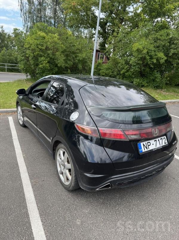 Black Honda Civic 2006 in Rezekne, with an engine capacity of 2.20 L and mileage of 283 thousand km for 1990 €, photo 2 on AUTOMOTO.COM.LV