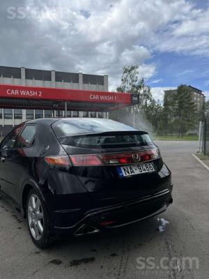Black Honda Civic 2006 in Daugavpils, with an engine capacity of 2.20 L and mileage of 278 thousand km for 1400 €, photo 4 on AUTOMOTO.COM.LV