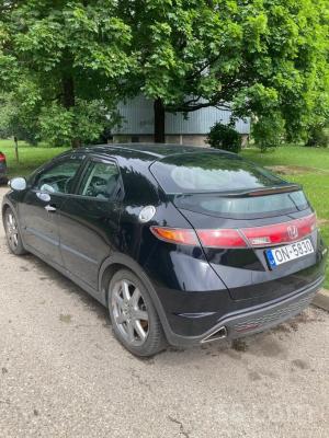 Melns Honda Civic 2006 Rīga, ar dzinēja tilpumu 2.20 L un nobraukumu 402 tūkst. km par 1000 €, foto 3 vietnē AUTOMOTO.COM.LV