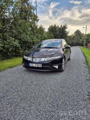 Melns Honda Civic 2006 Rīga, ar dzinēja tilpumu 2.20 L un nobraukumu 345 tūkst. km par 1550 €, foto  vietnē AUTOMOTO.COM.LV