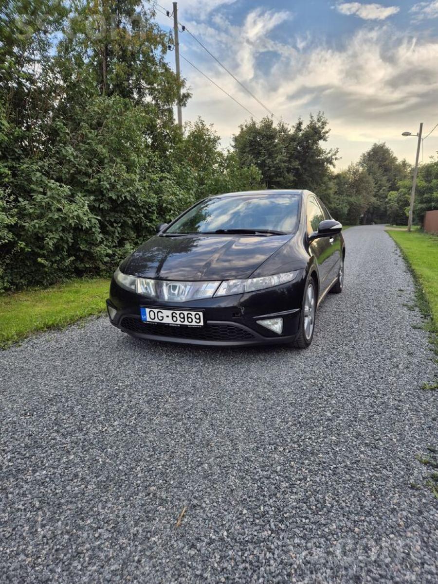 Melns Honda Civic 2006 Rīga, ar dzinēja tilpumu 2.20 L un nobraukumu 345 tūkst. km par 1550 €, foto 1 vietnē AUTOMOTO.COM.LV