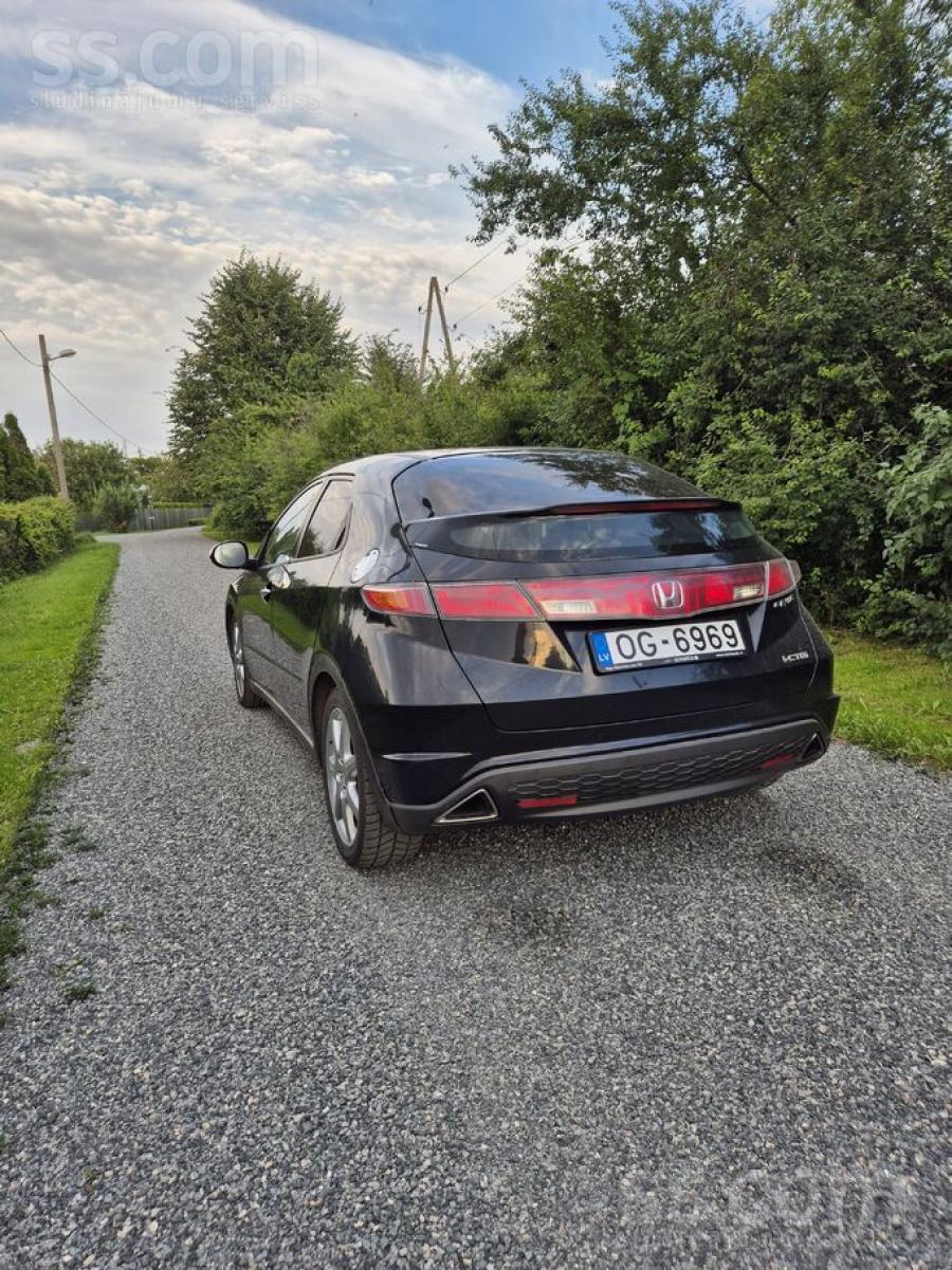 Melns Honda Civic 2006 Rīga, ar dzinēja tilpumu 2.20 L un nobraukumu 345 tūkst. km par 1550 €, foto 5 vietnē AUTOMOTO.COM.LV